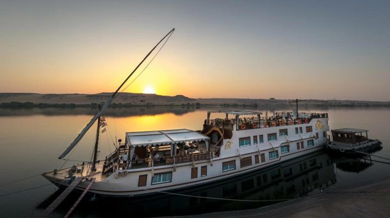 Croisière de luxe sur le Nil en petit bateau 5*